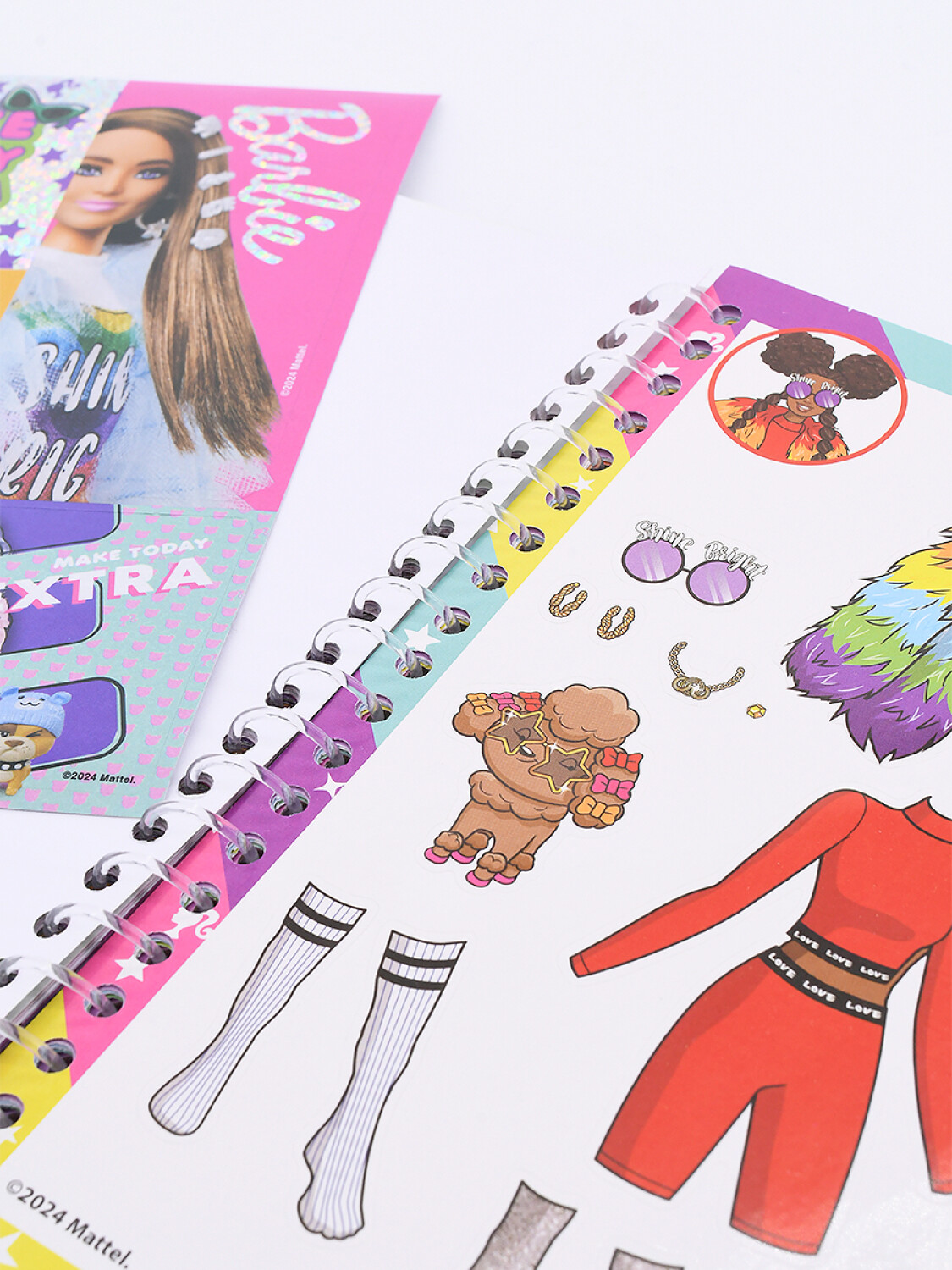BARBIE FASHION STICKER BOOK - VIOLETA — Guapa