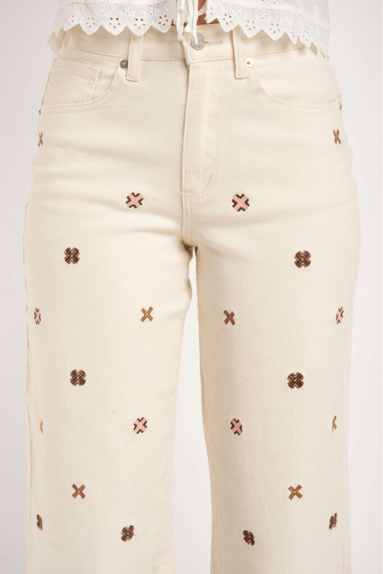 Jean Recto Bordado - Off White — Tienda Soy Santander