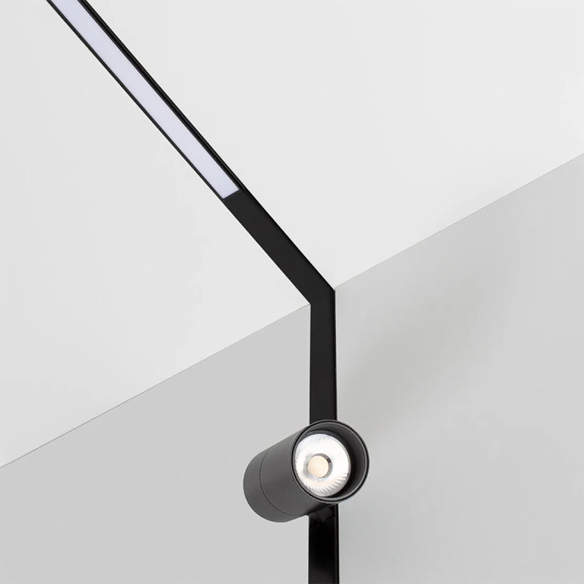 Adaptador Esquinero vertical para Riel Magnetico de Embutir — Serlux