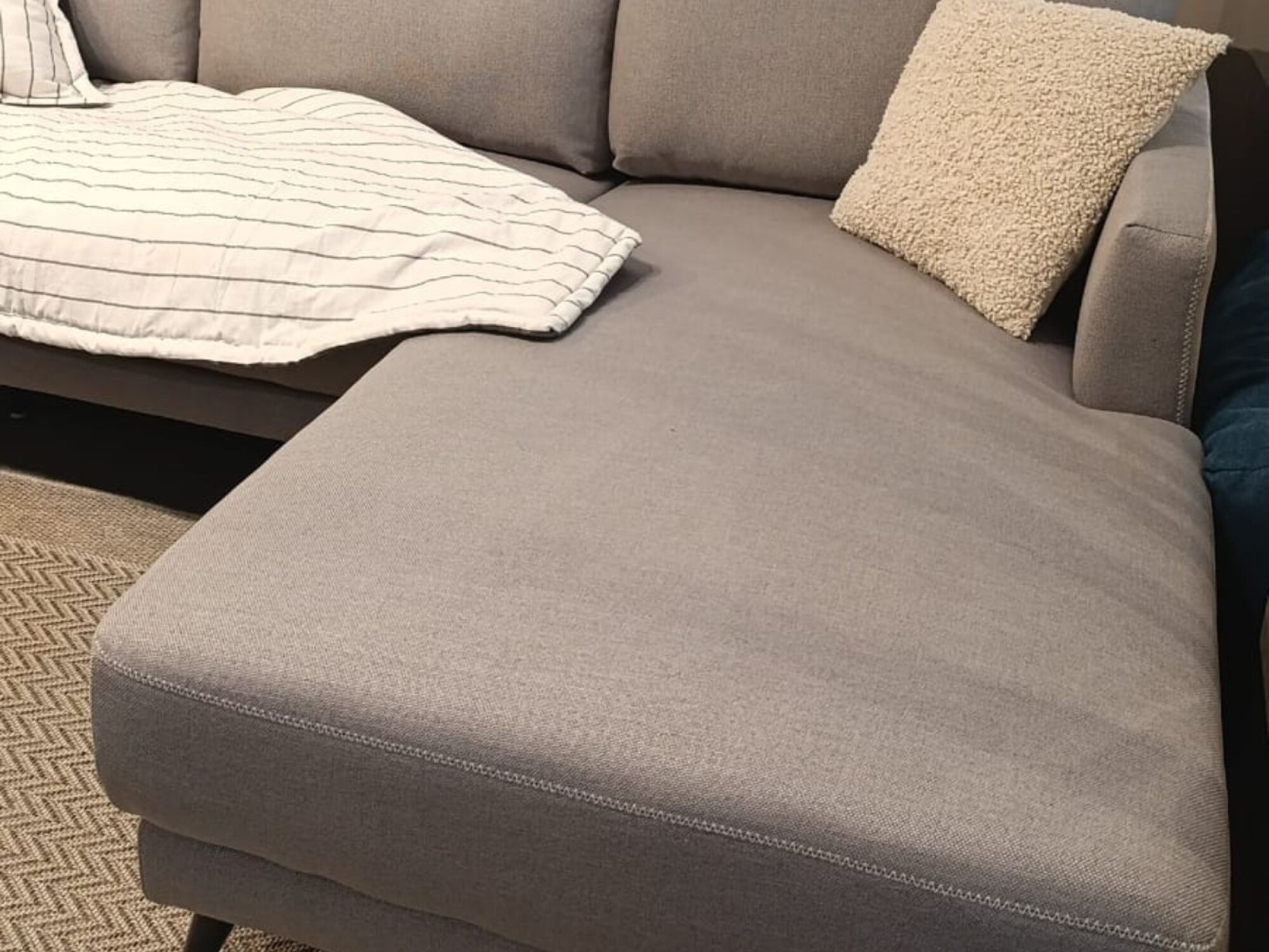 Sofa con Chaise MORGAN - Gris — Finkel