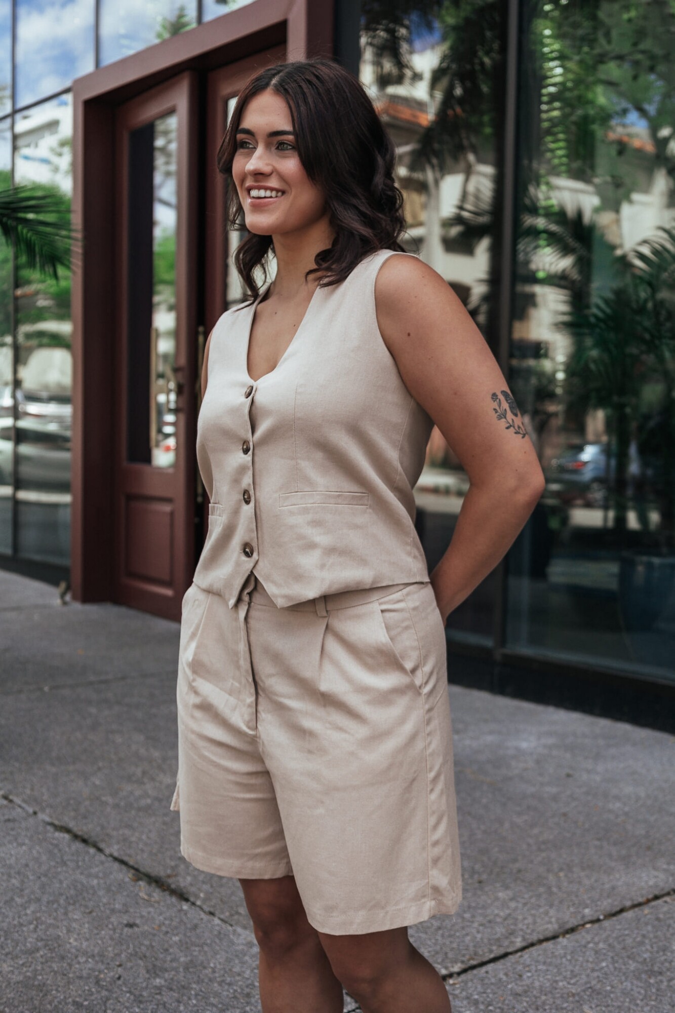 SHORT ANTONIA - BEIGE — Minot