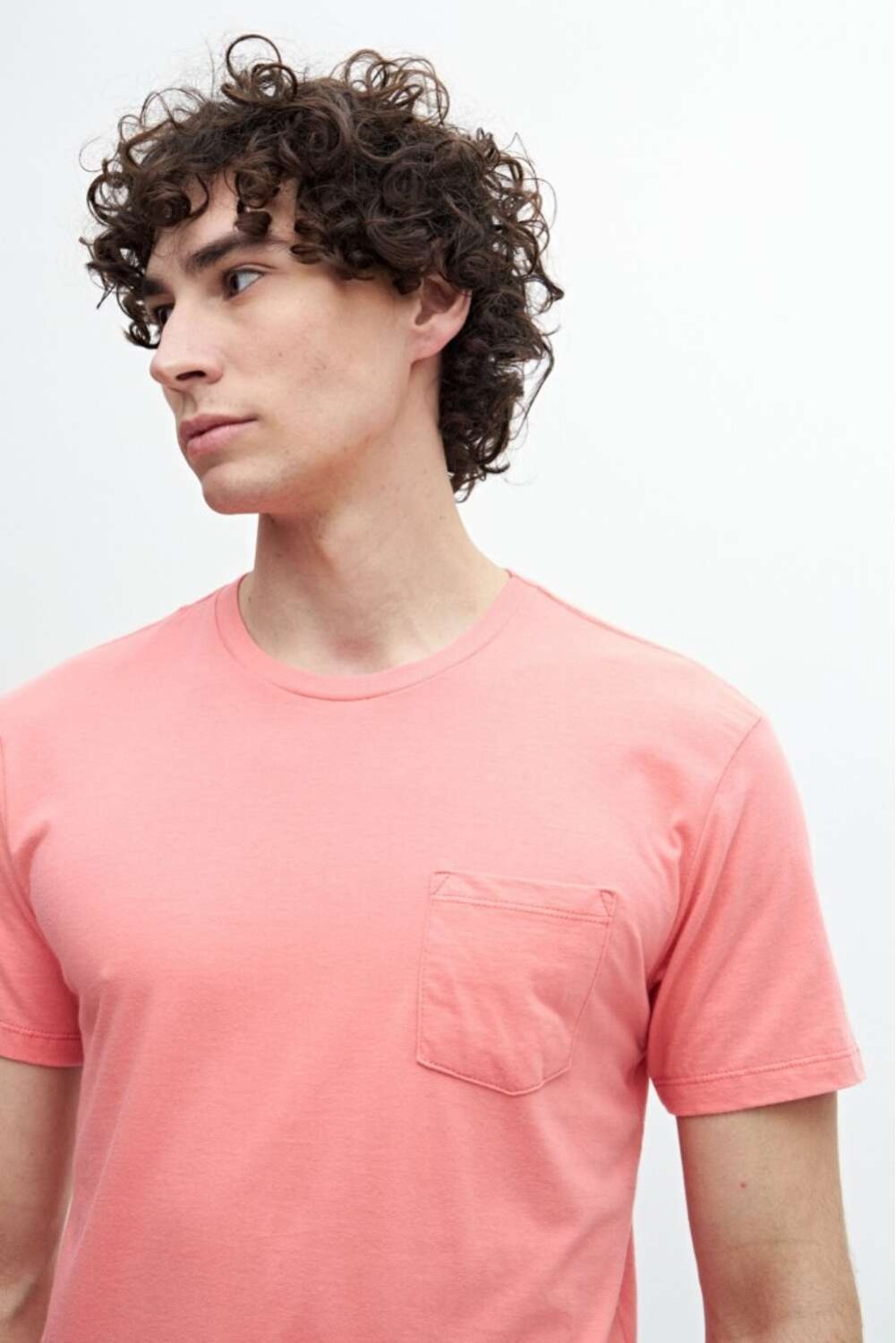 Remera Edgar - Coral — Tienda Soy Santander