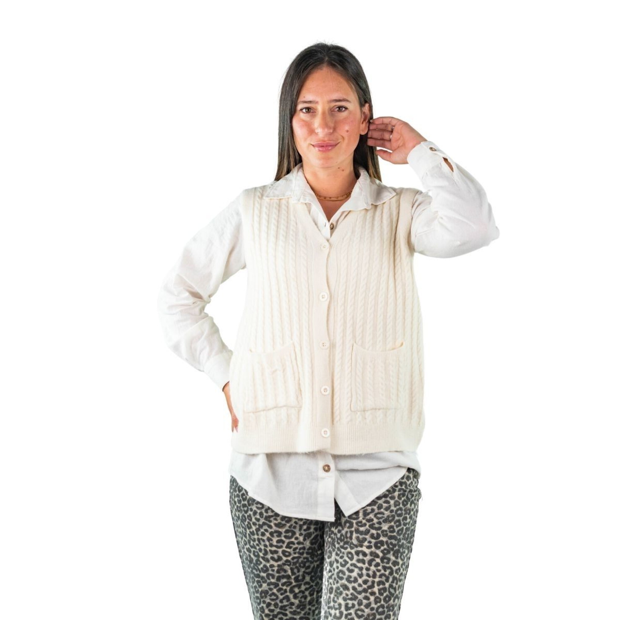 CHALECO CON BOTONES - BEIGE — Los Muchachos