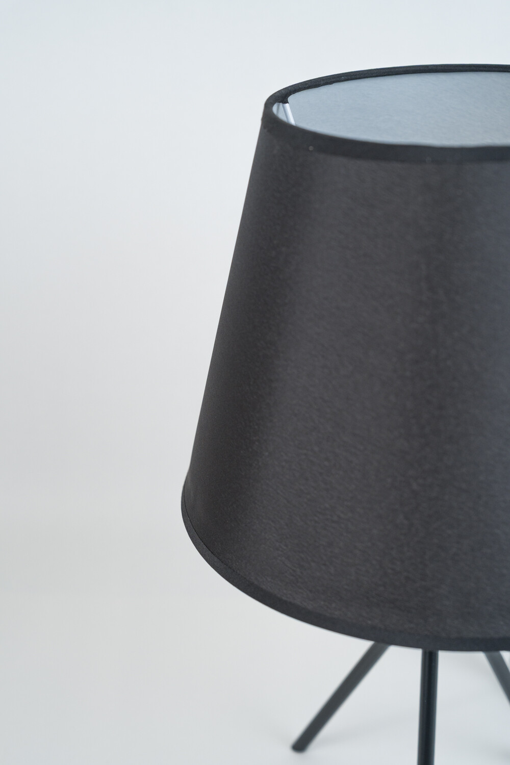 Lampara De Mesa Fyona - Color Unico — Indian