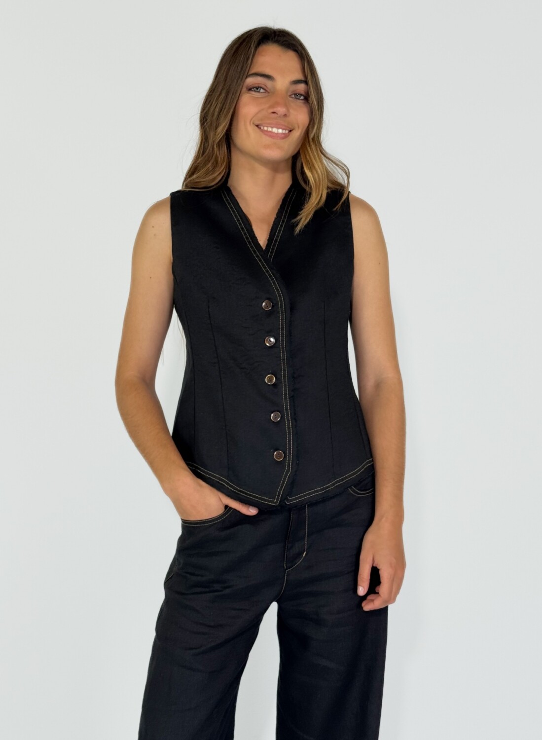 CHALECO TEODORA - NEGRO — Panthai