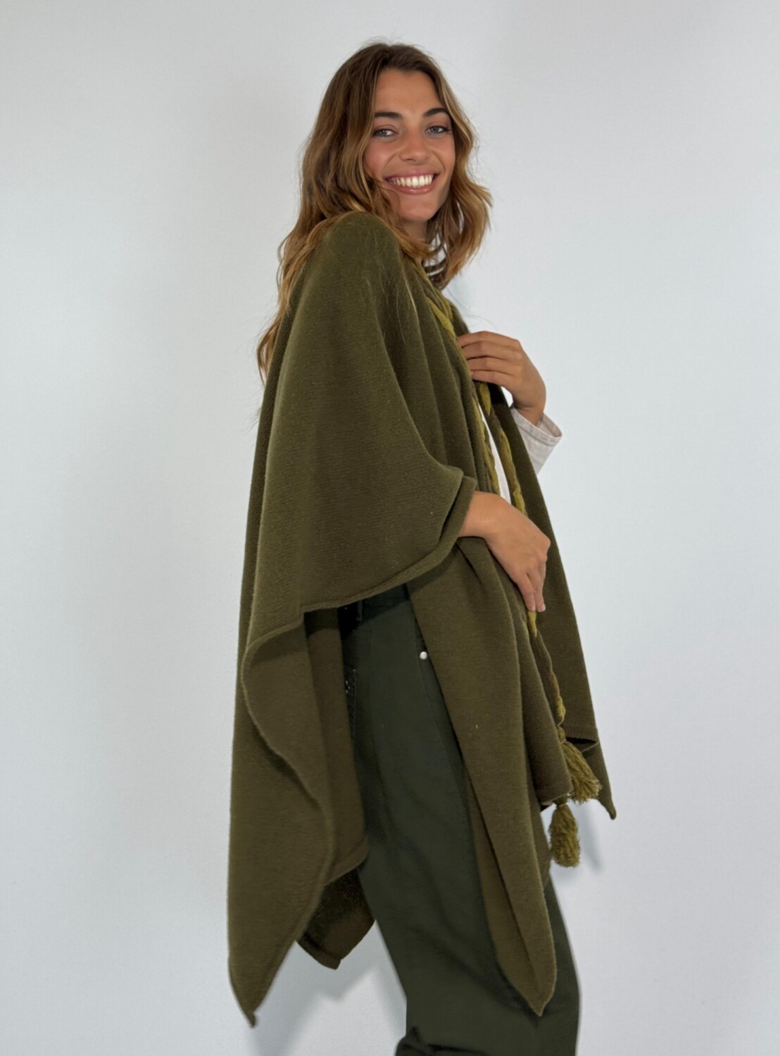 RUANA JUDY - VERDE — Panthai