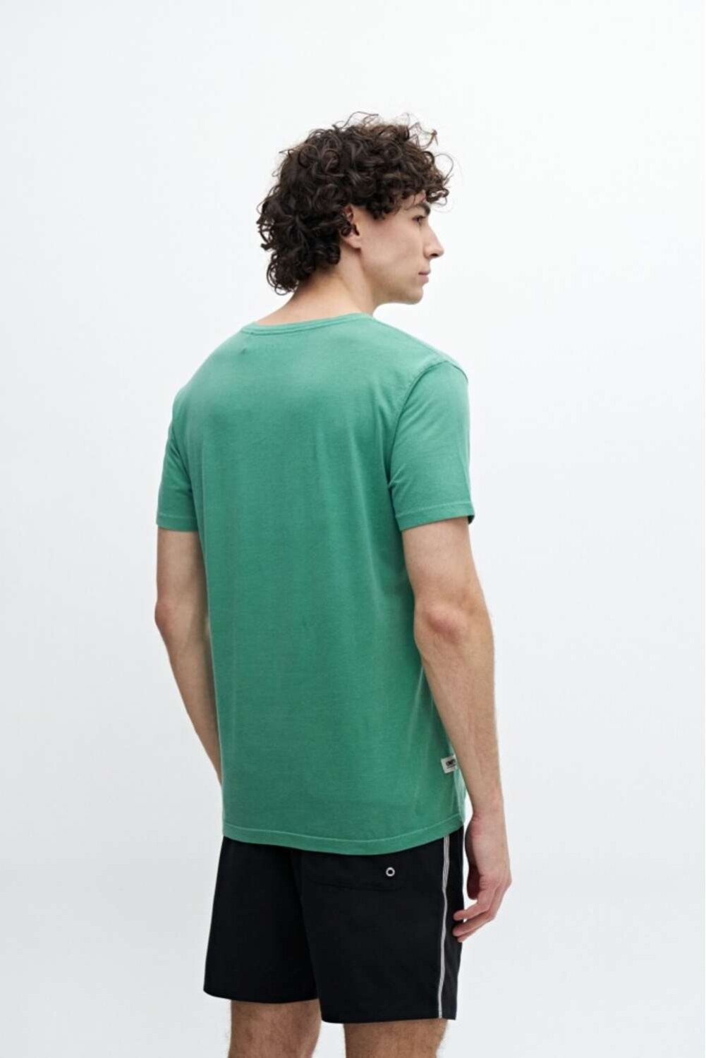 Remera básica Eric - Verde — Tienda Soy Santander