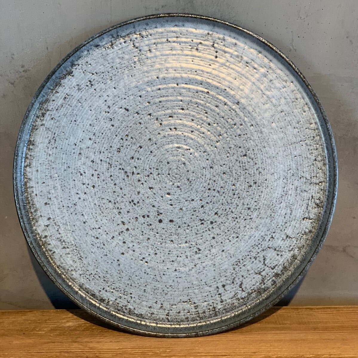 Plato llano, porcelana, azul — Soho Deco