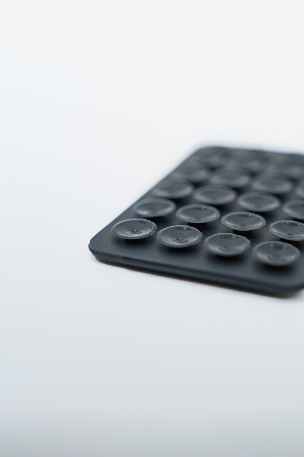 Soporte Celular Roms - Negro — Indian