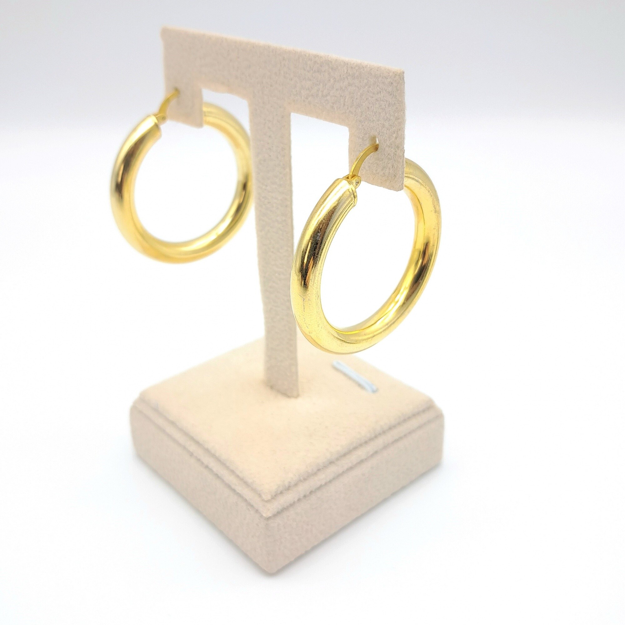 Par de aros de plata 925 con baño de oro amarillo. — Veroca Joyas