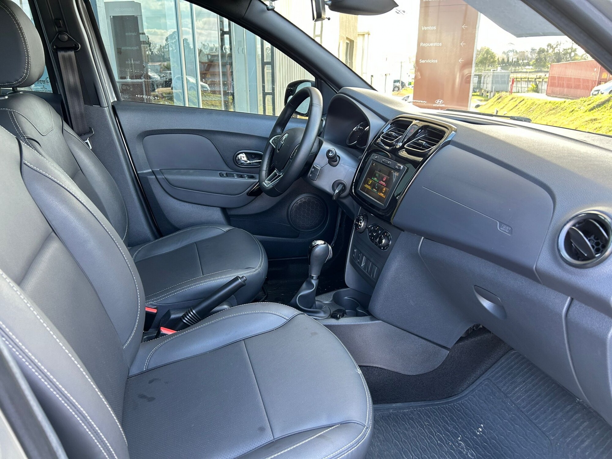 Renault Stepway Intense AT - 2023 — Usados Fidocar