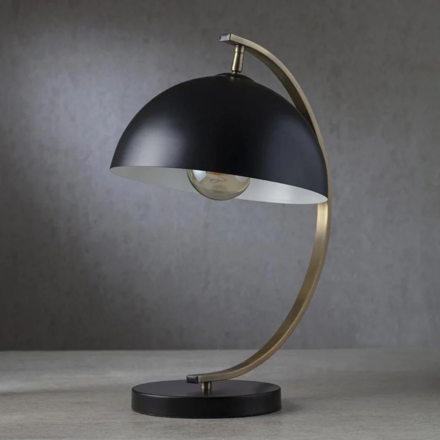 Lámpara de Mesa Negra Bissen 1 luz E27 — Brillante