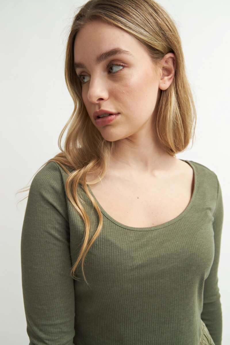 Remera m/l crop top - Verde oliva — Otherside