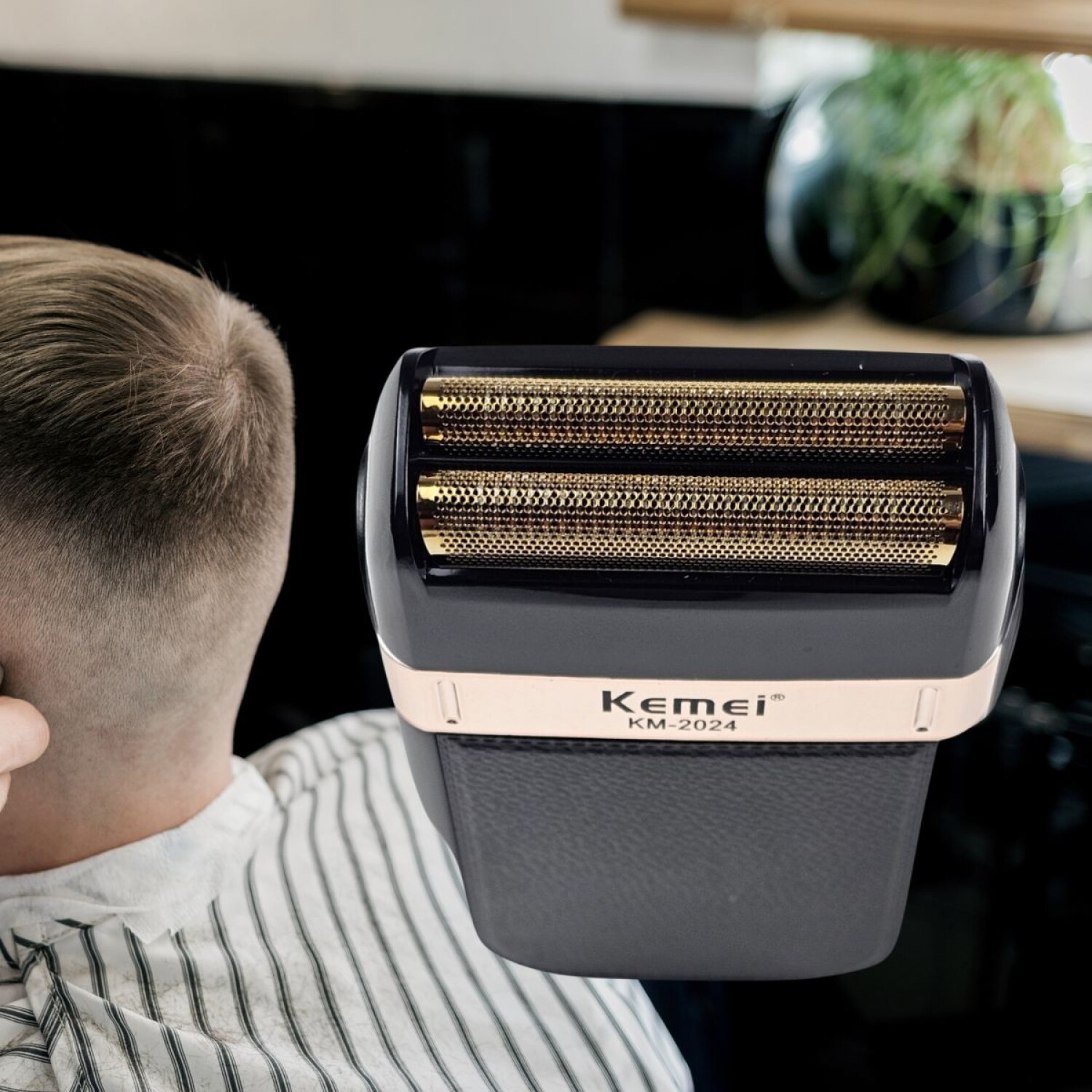 Afeitadora Rasuradora Corta Pelo Recargable Kemei Km-2024 - Negro/dorado — HTS