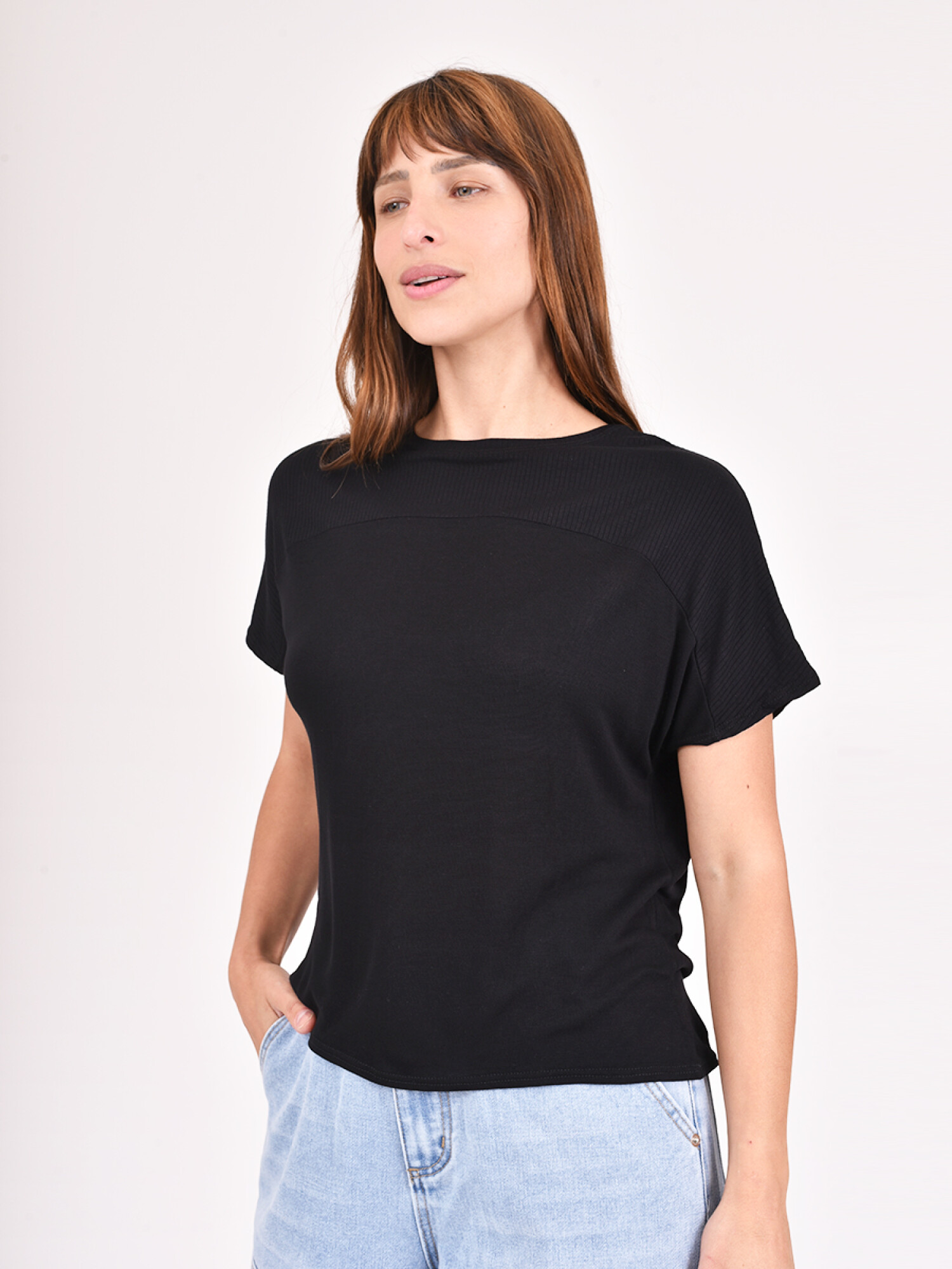 REMERA CURITIBA - NEGRO — Guapa - Paprika