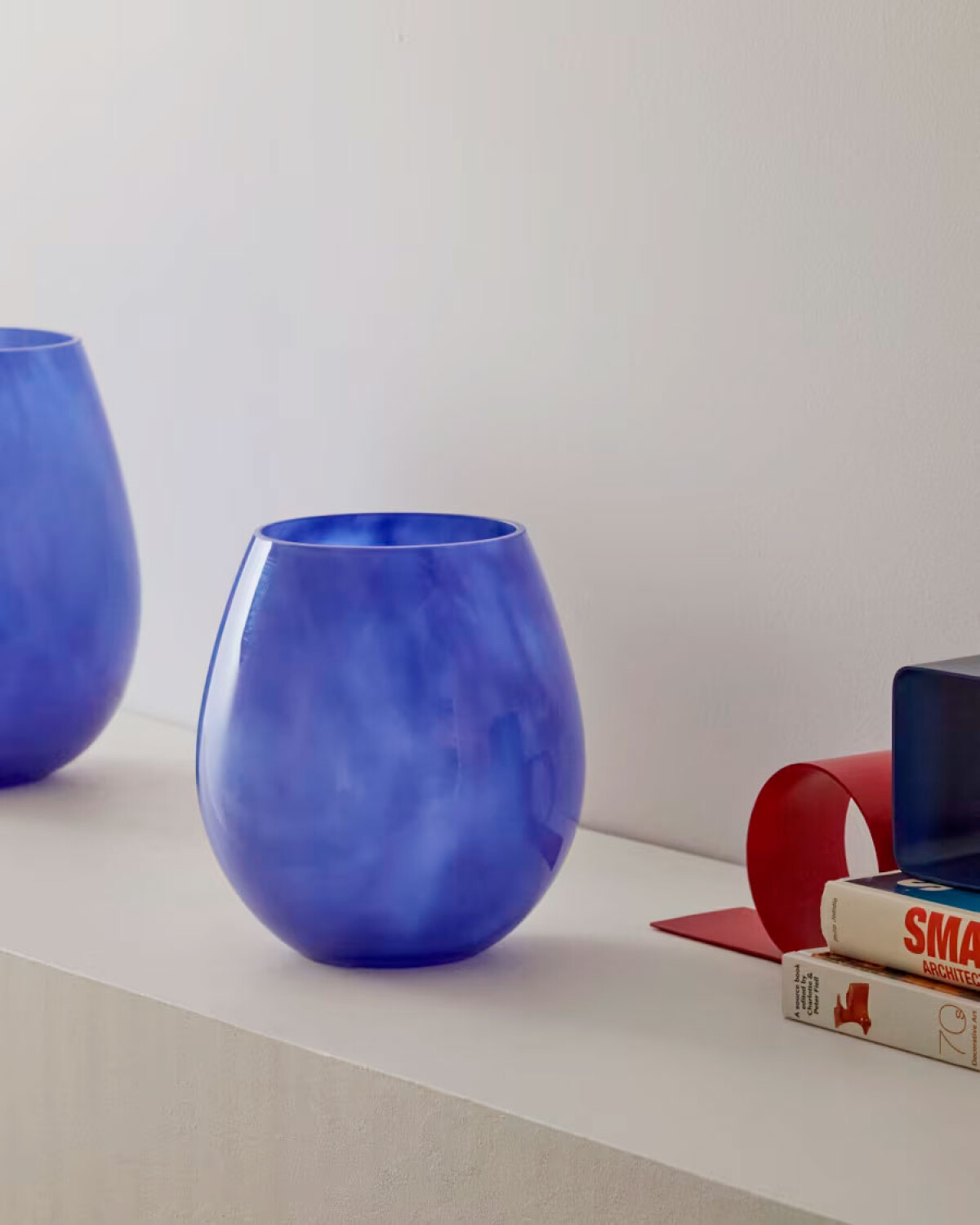 Jarrón Kelse de vidrio azul 21 cm — Kave Home