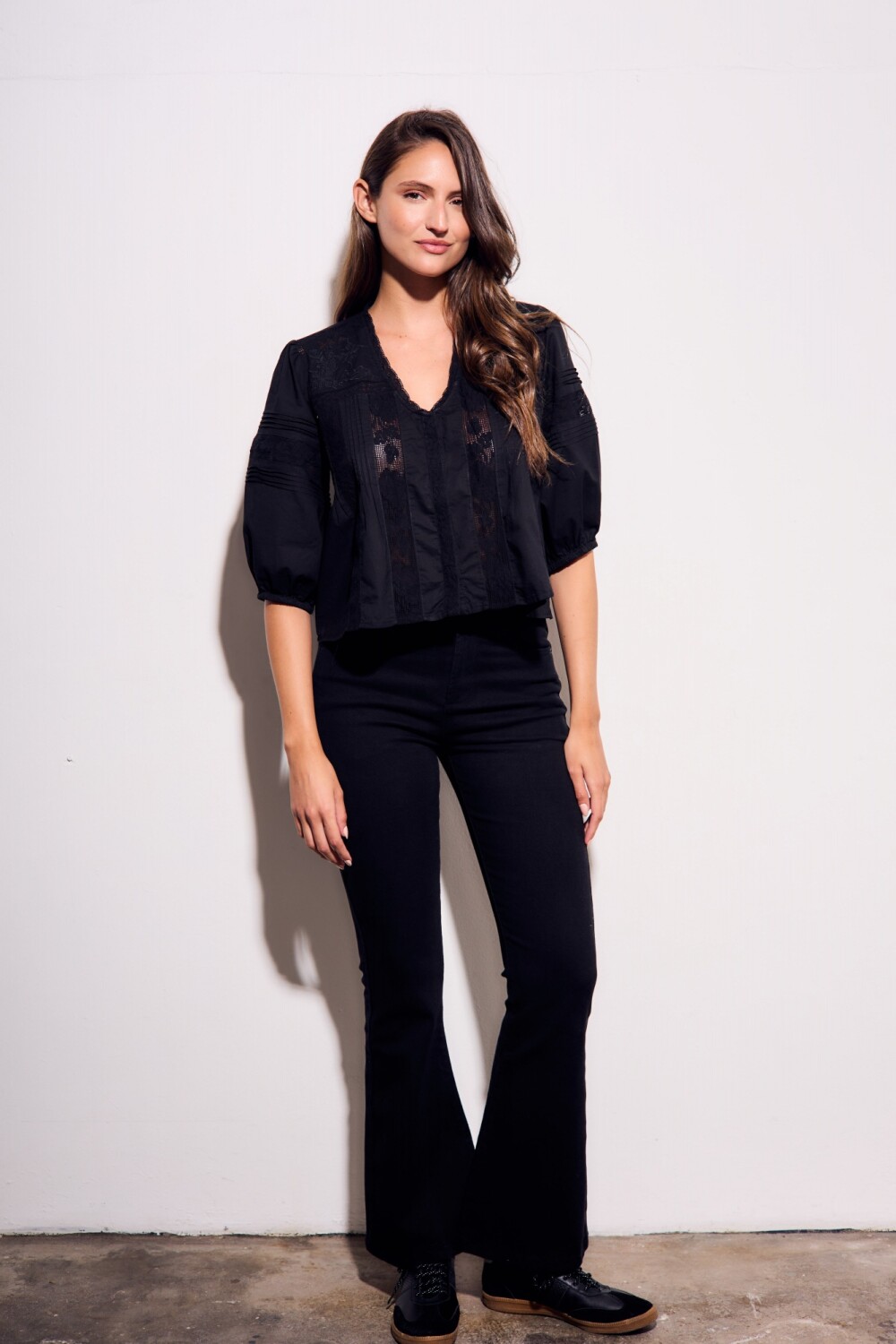 Blusa Encaje Bordados - Negro — Lemon