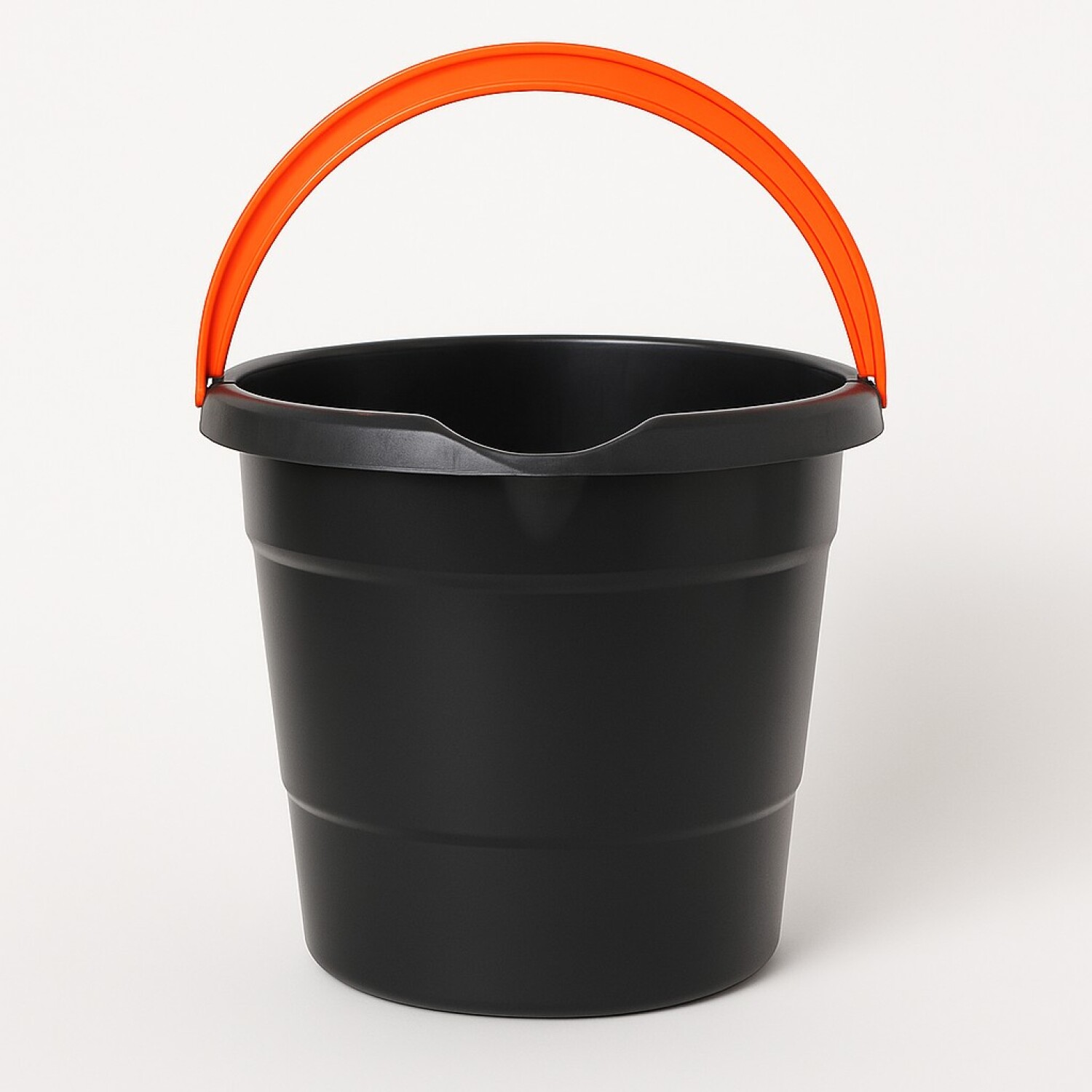 BALDE CON ASA 12 LITROS NEGRO - NEGRO — Todolandia