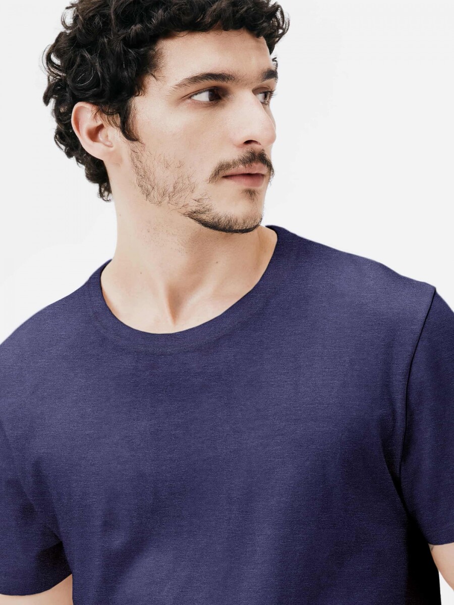 CAMISETA BÁSICA UNISSEX REGULAR WORLD - AZUL — Hering