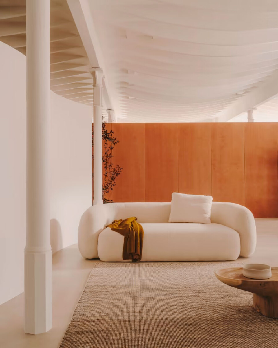 Sofá Martina 3 plazas de borreguito crudo 265 cm — Kave Home