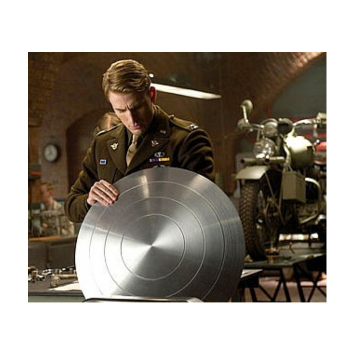Captain America w/ prototype shield · Capitan America [Exclusivo] - 999 ...