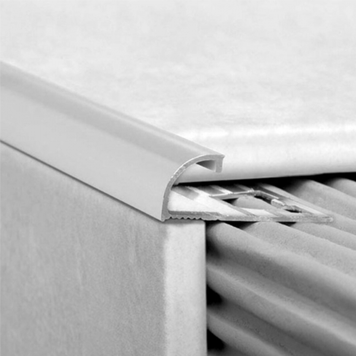 Guardacanto Bullnose Aluminio 5381 Cromo Brillante — Prodeco