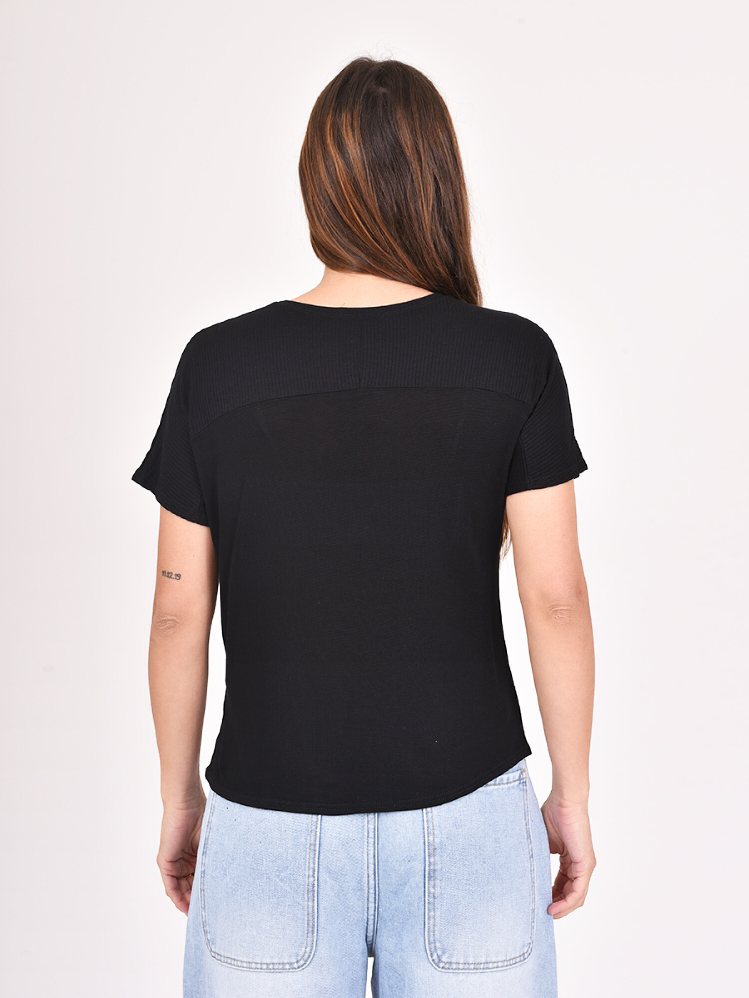 REMERA CURITIBA - NEGRO — Guapa - Paprika