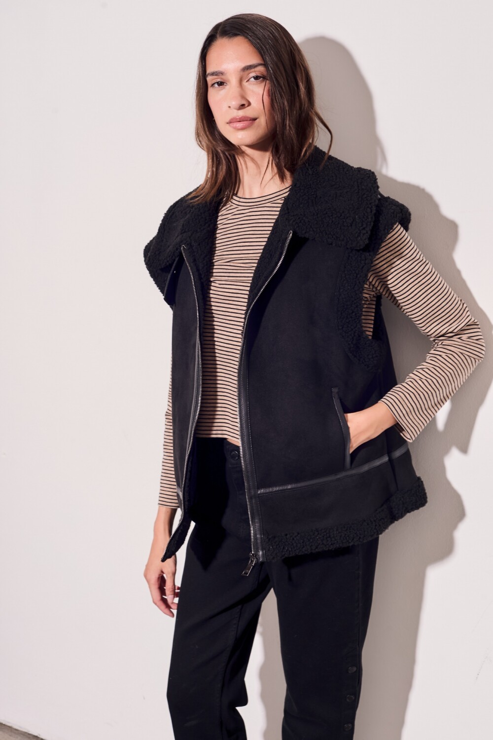 Chaleco Gamulan - Negro — Lemon
