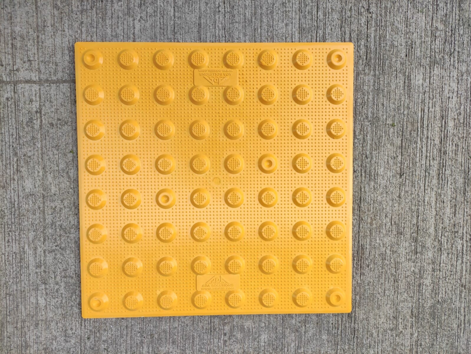 Pavimentos Podotactiles - ALERTA-40 — Grupo Licasa