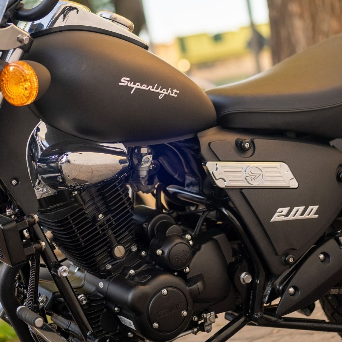 Keeway Superlight 200 - Negro - Reserva — Bike Up