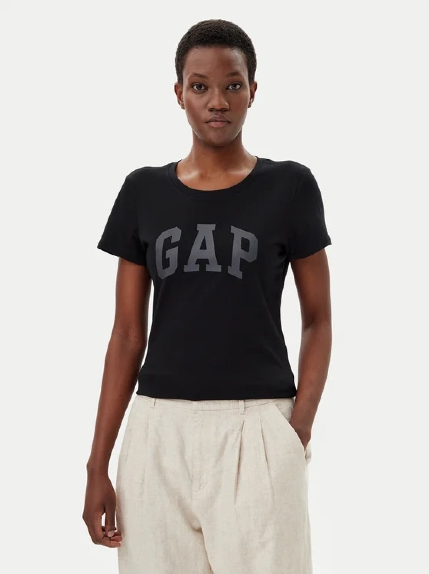 Remera Logo Gap Mujer - True Black — GAP Uruguay