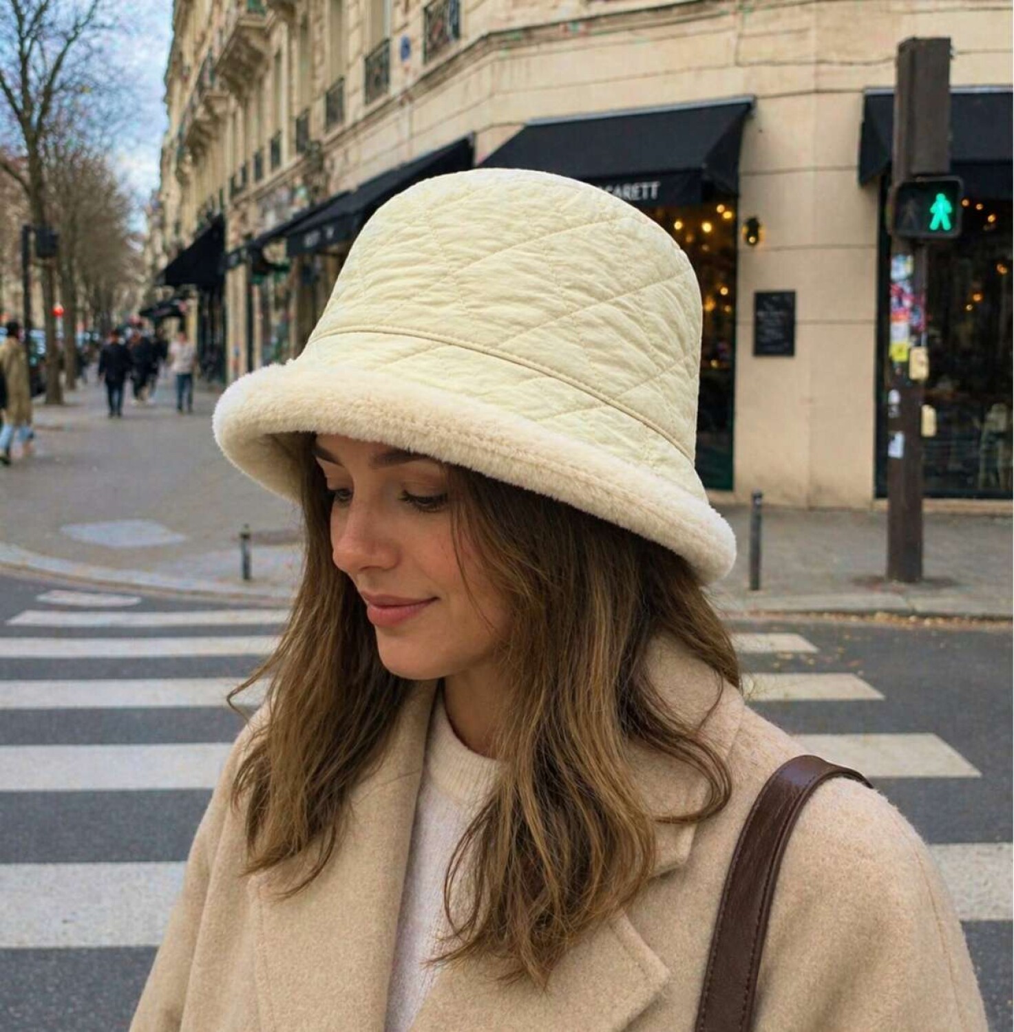 Gorro piluso puffer con corderito - Blanco — Tienda Soy Santander