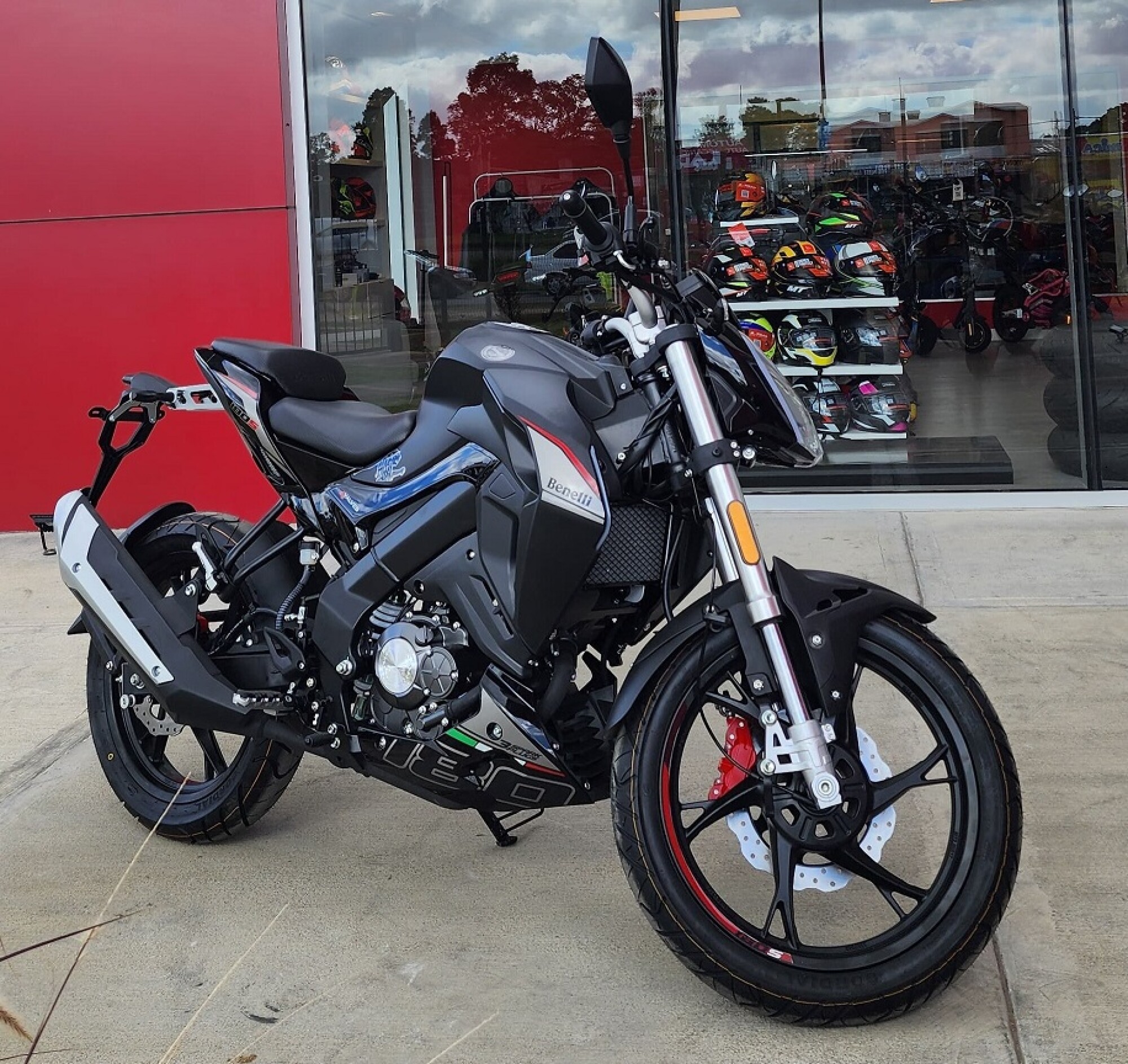 Benelli 180S - Negro - Reserva — Bike Up