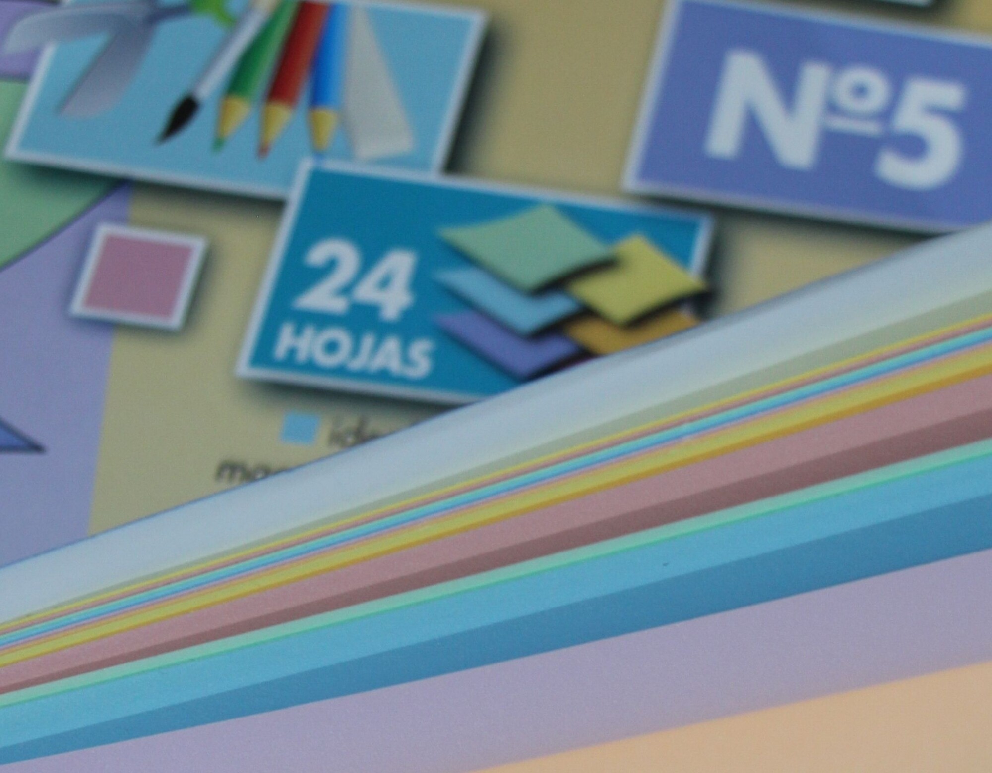 BLOCK LUMA 24 HOJAS DE CARTULINA COLORES PASTELES — Alberto Gandulia