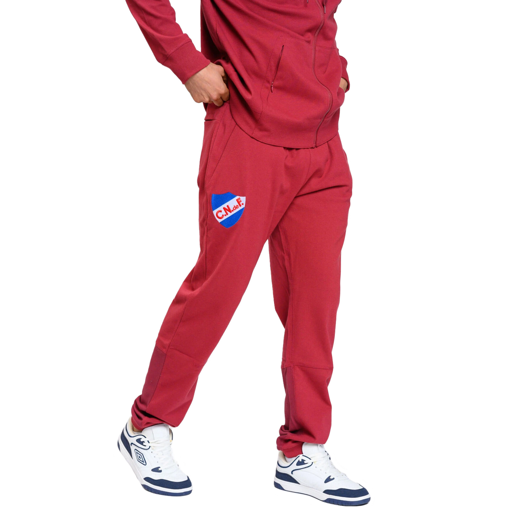 Pantalón de Hombre Umbro Nacional Cover - Bordó — Stadium Sport