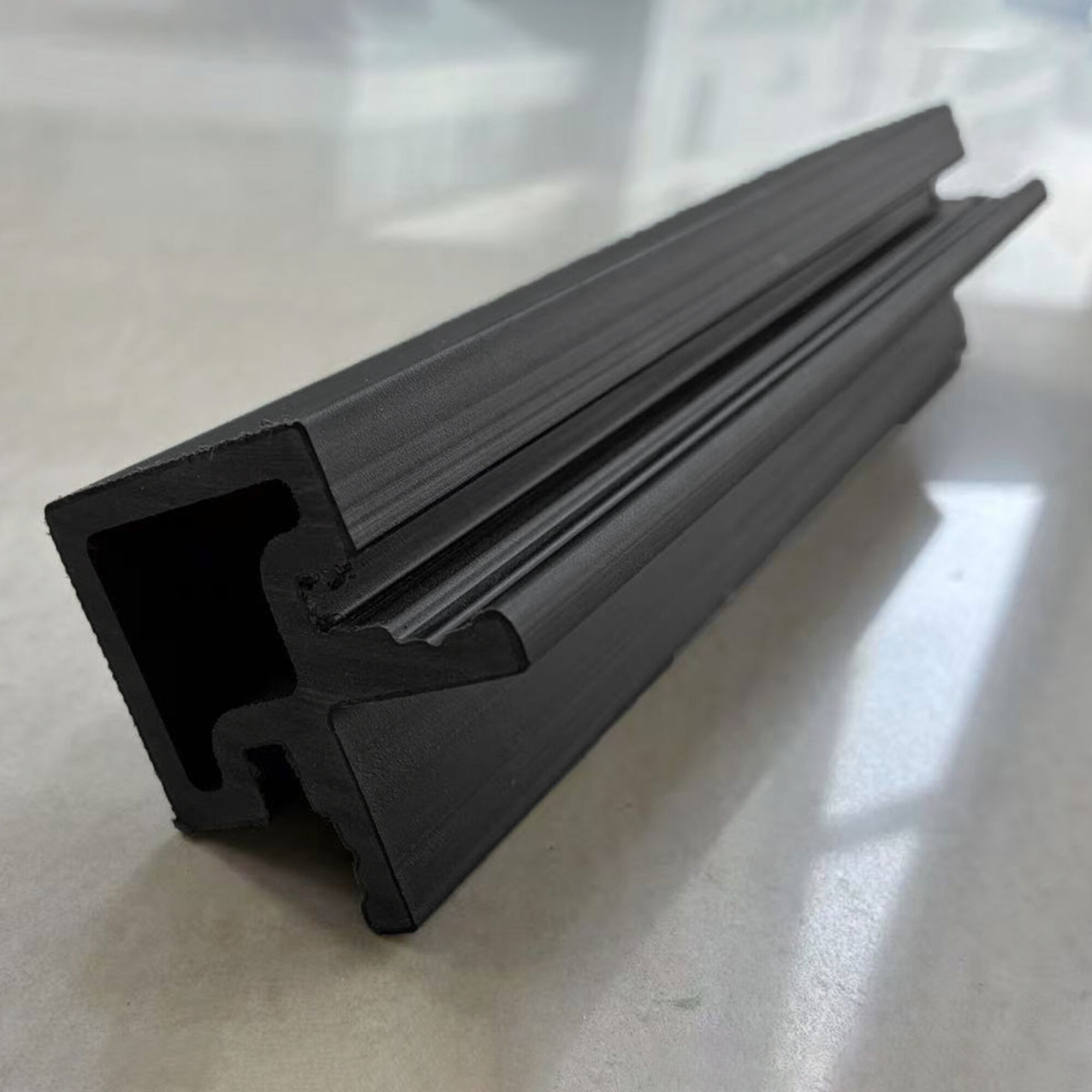 WPC ESQUINERO EXTERIOR PARED TIPO RIPADO GRIS GRAFITO 290X5X5Cm — Acher ...