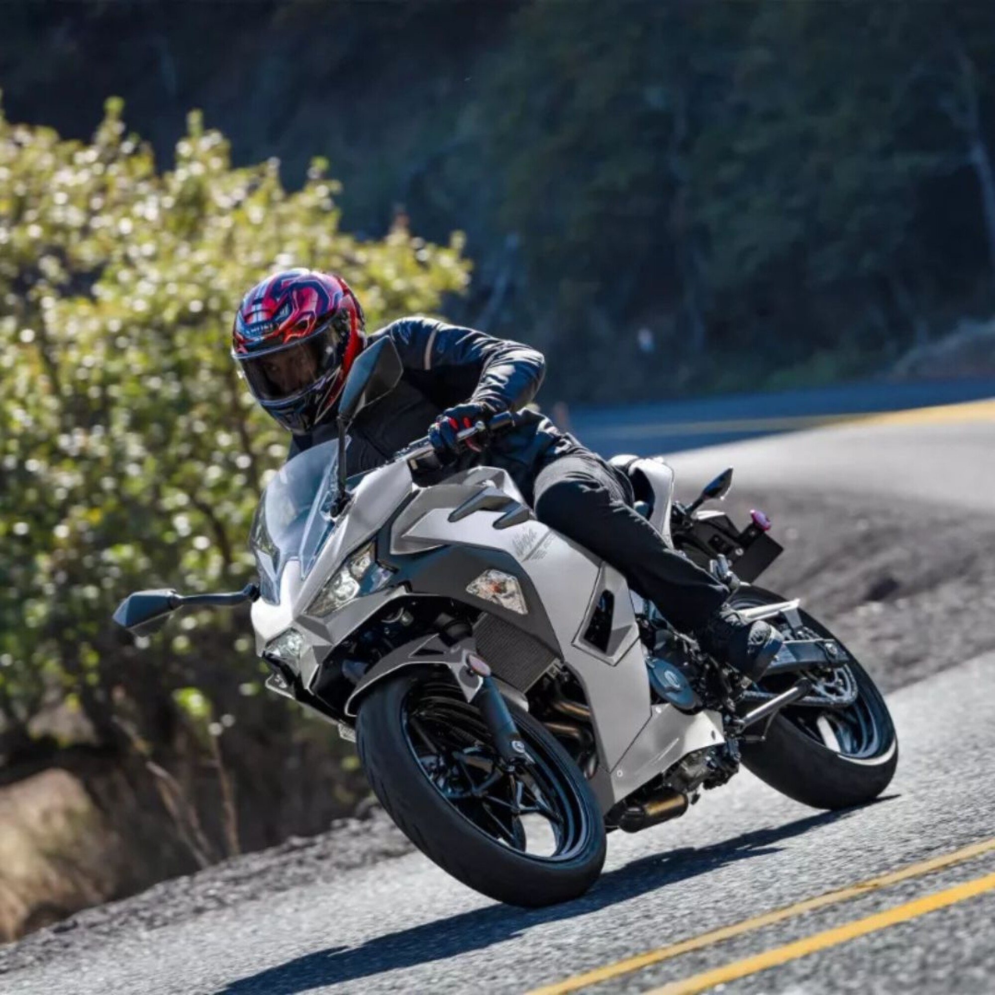 Kawasaki Ninja 500 ABS - Blanco - Reserva — Bike Up