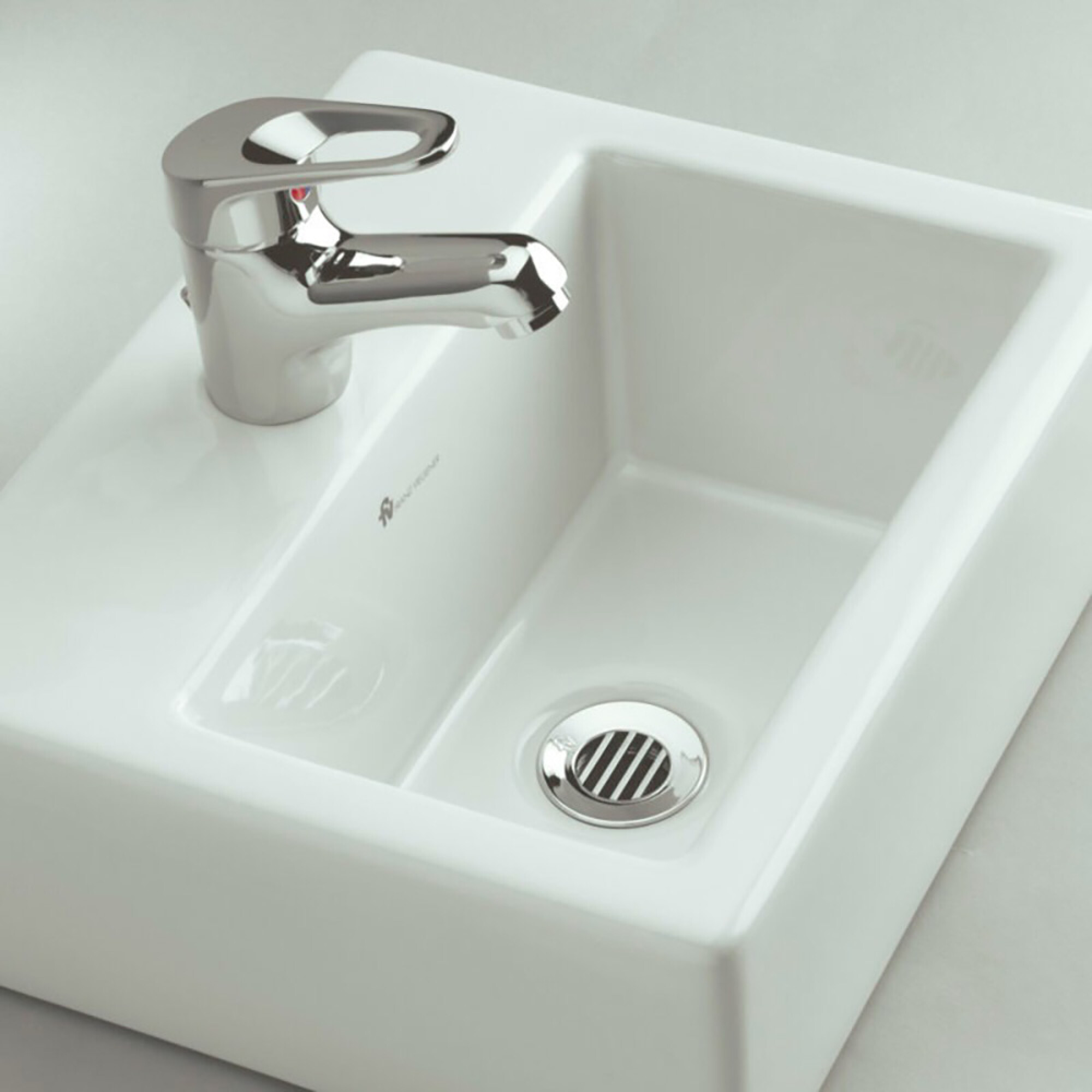 Bacha De Apoyo Modelo Bach Blanco — Castro