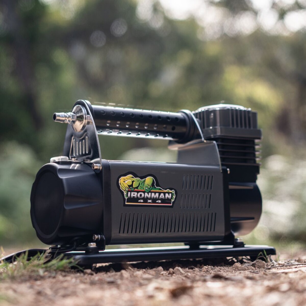 COMPRESOR DE AIRE PORTATIL 90 LTS/MIN IRONMAN 4X4 — Autocentro Soriano