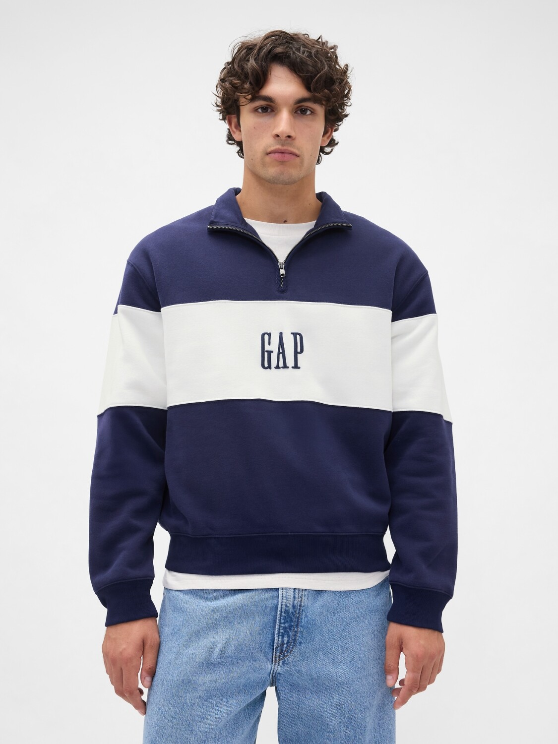 Buzo Deportivo Logo Gap Medio Cierre Hombre - New Navy — GAP Uruguay