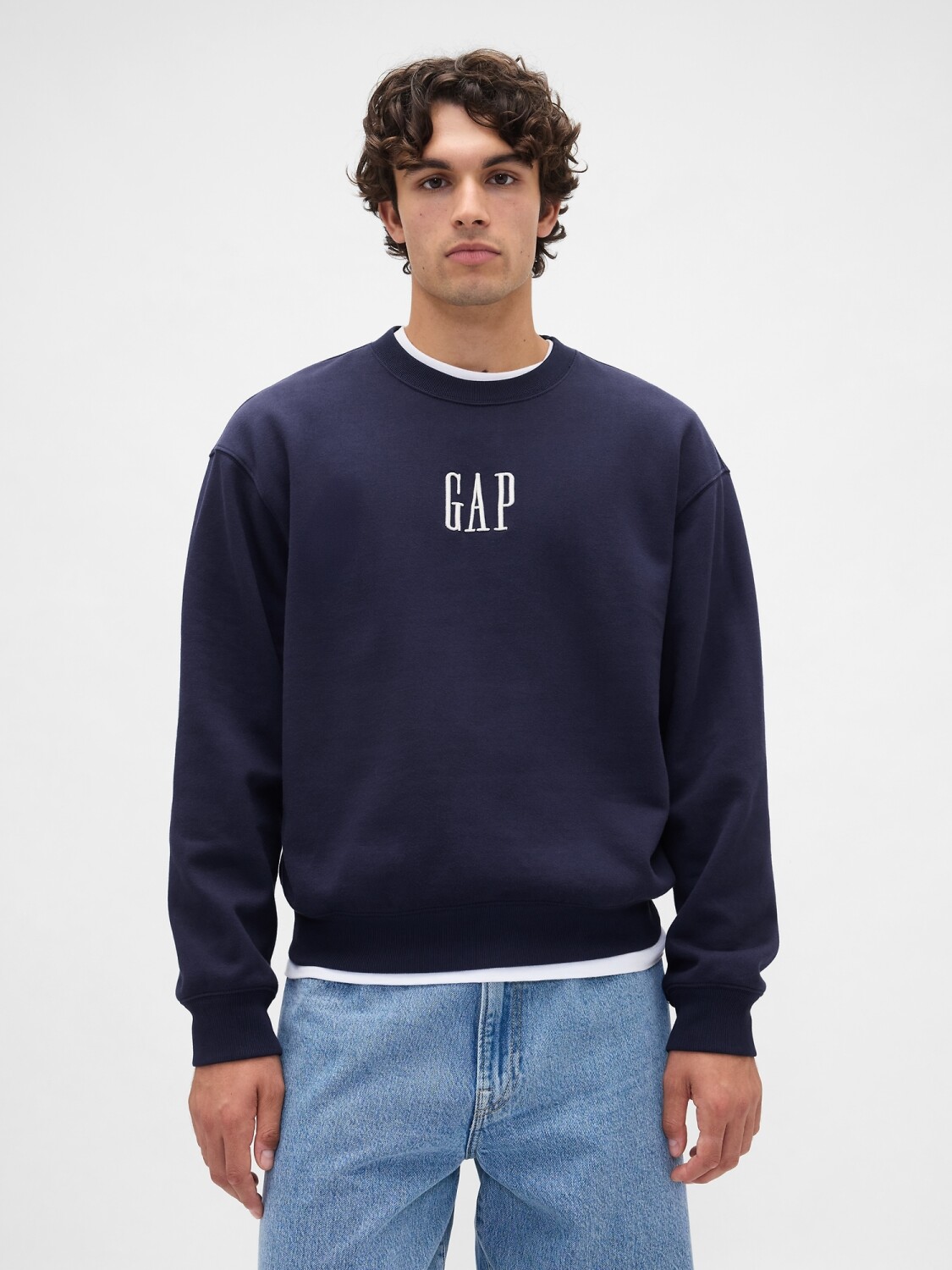Buzo Deportivo Logo Gap Hombre - New Navy — GAP Uruguay