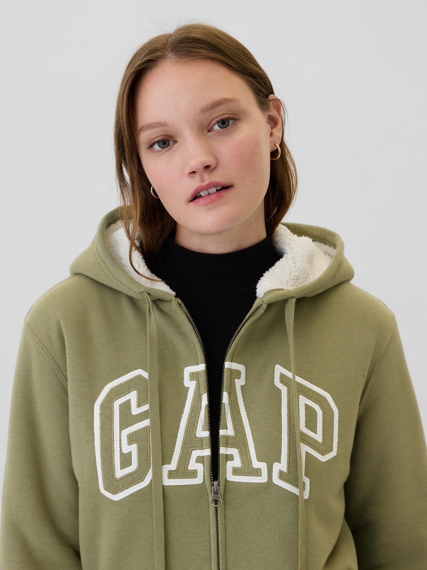 Canguro Con Corderito Logo Gap Mujer - Walden Green — GAP Uruguay