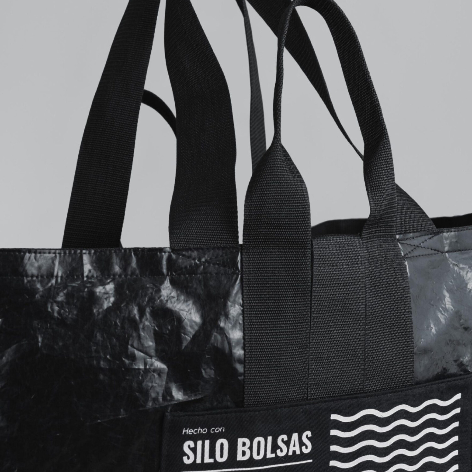 Bolsa Magna Mare Sustentables L - Negra — Tienda Soy Santander