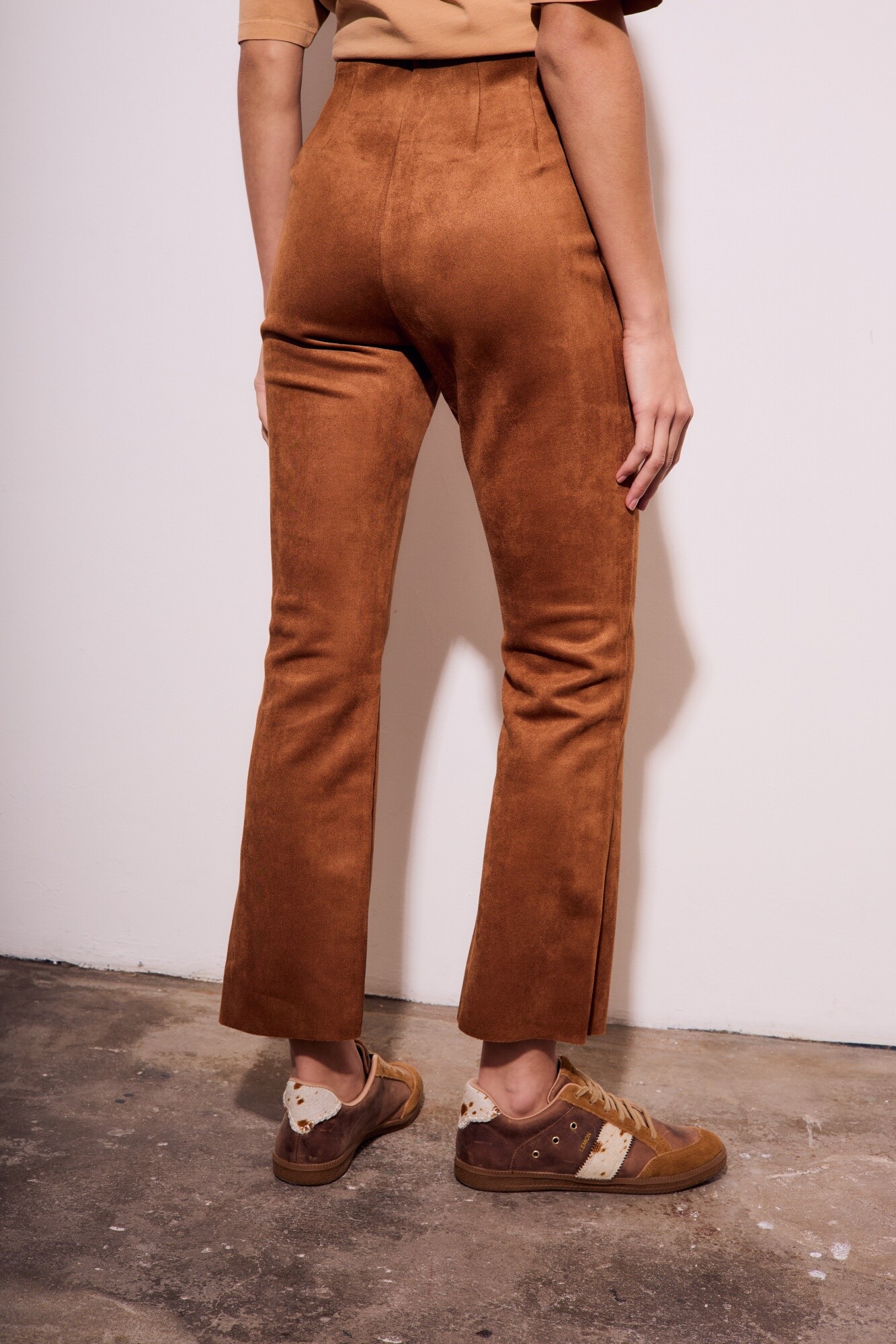 Pantalon Gamuza Cuero Vegano - Camel — Lemon