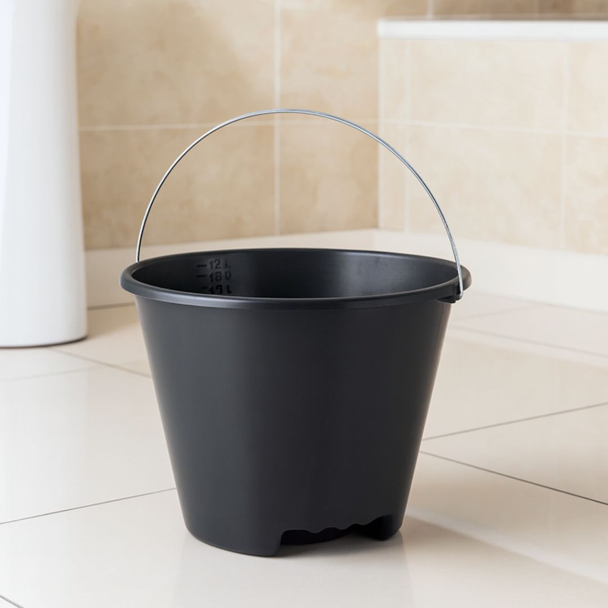 BALDE 12 LITROS NEGRO PLASMONT — Todolandia