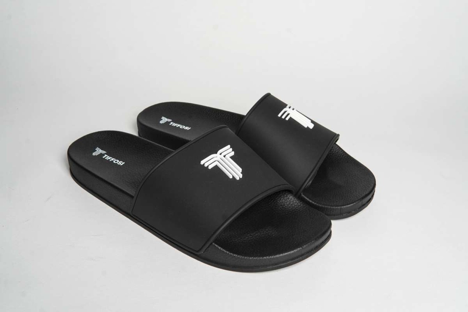 Chanclas Tiffosi Slide De Hombre - Negro — Tienda Soy Santander