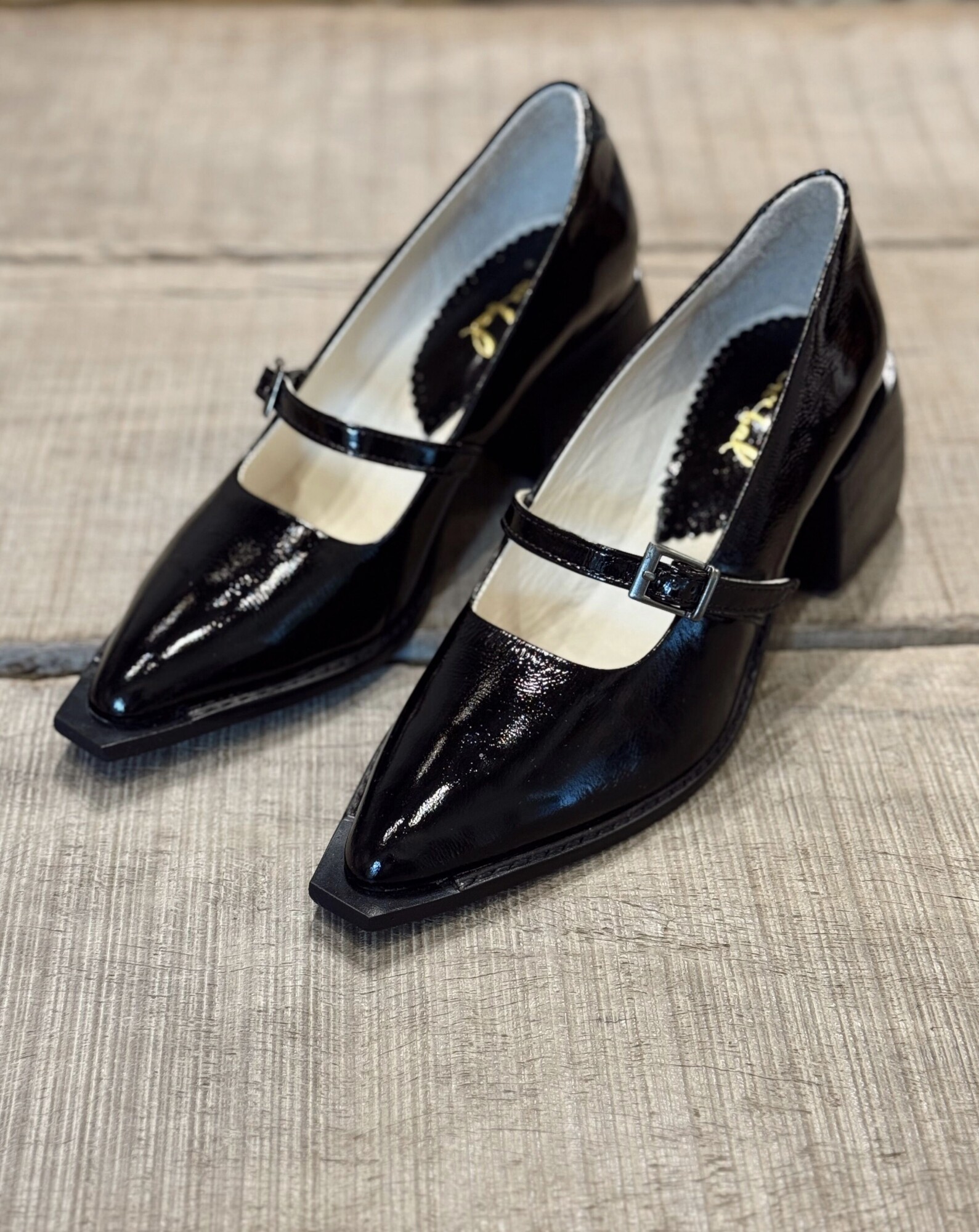 Mocasín Viena Negro Charol — Percibal