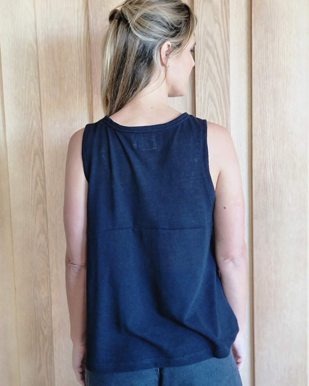 Musculosa Lirio - Negro — Magnolia