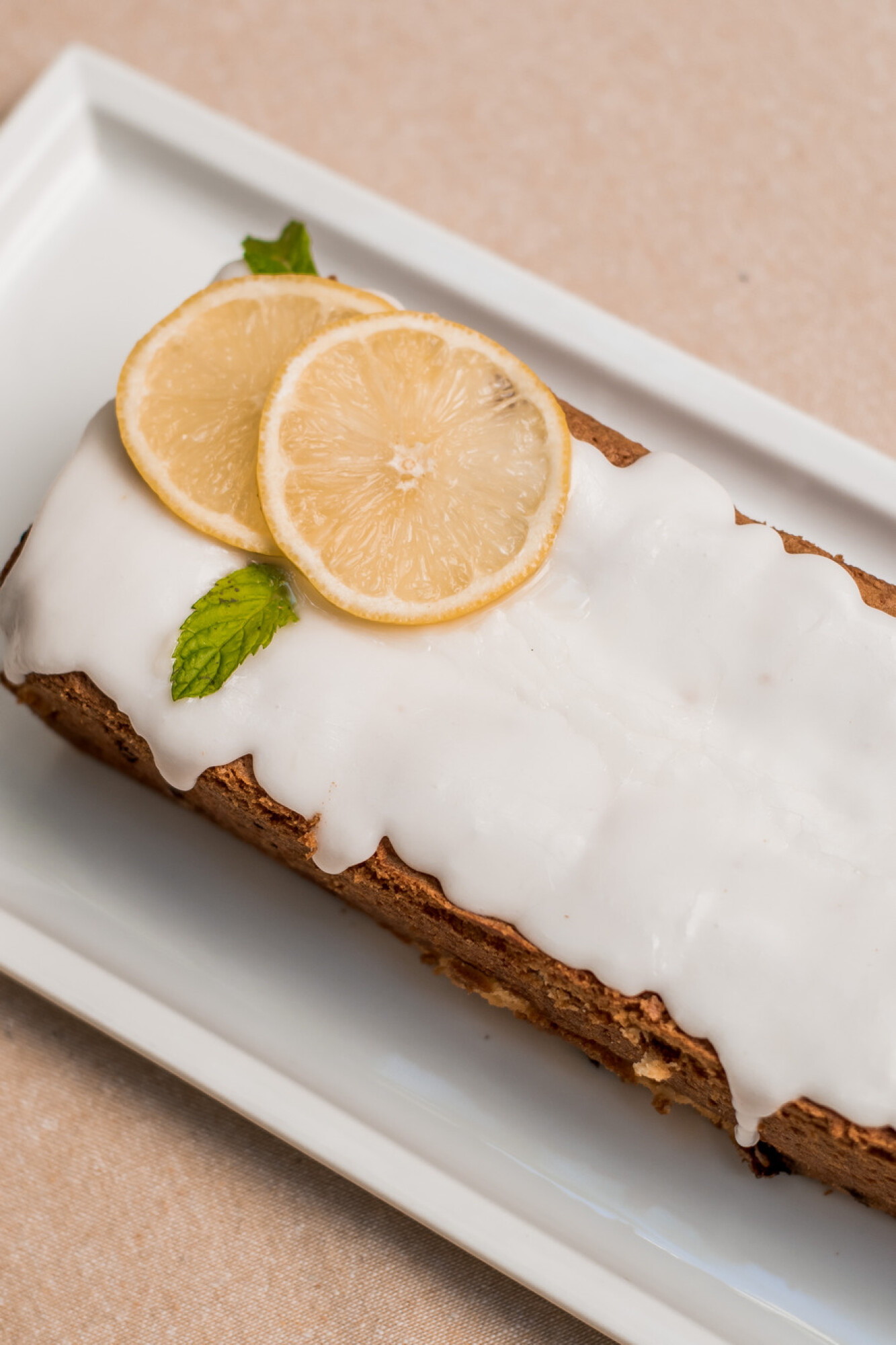 Budín de limón y arándanos con Glass de azúcar — Valentino