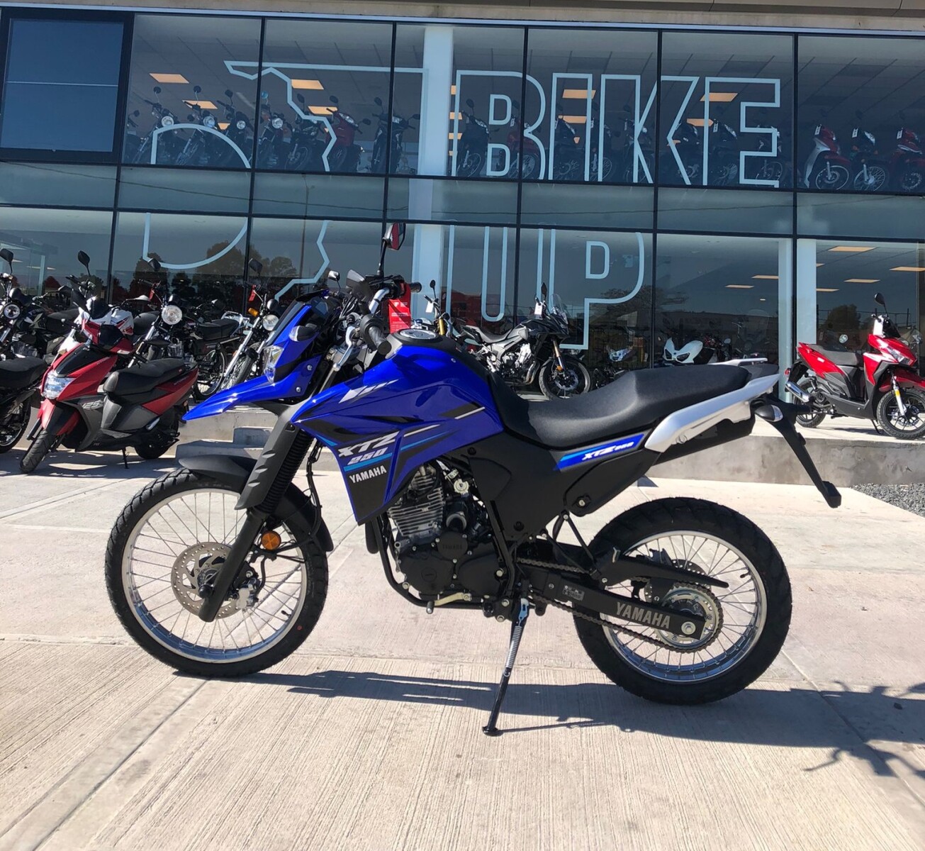 Yamaha XTZ 250 Lander - Azul - Reserva — Bike Up